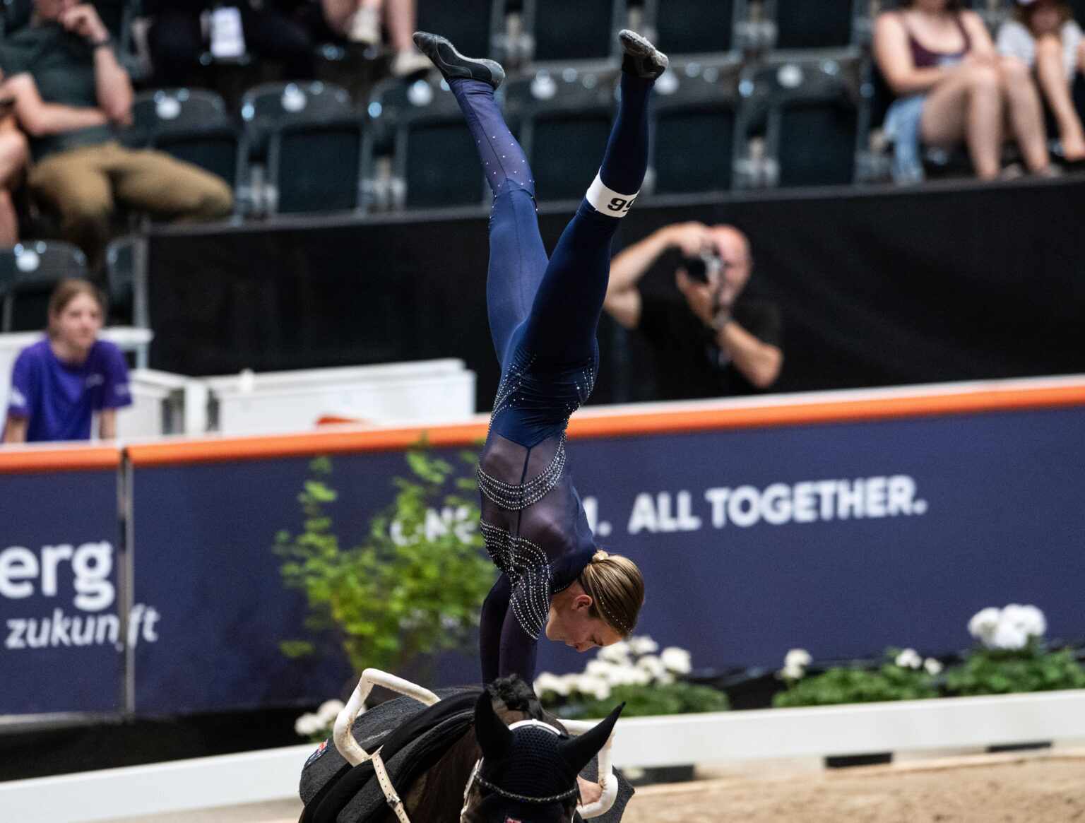 Ginger Kennett first out following FEI Vaulting World Cup Final draw ...