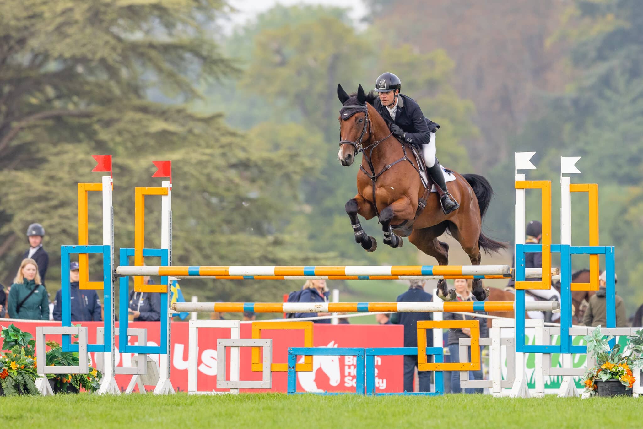 Kevin McNab jumps clear ahead of cross country day at Blenheim ...